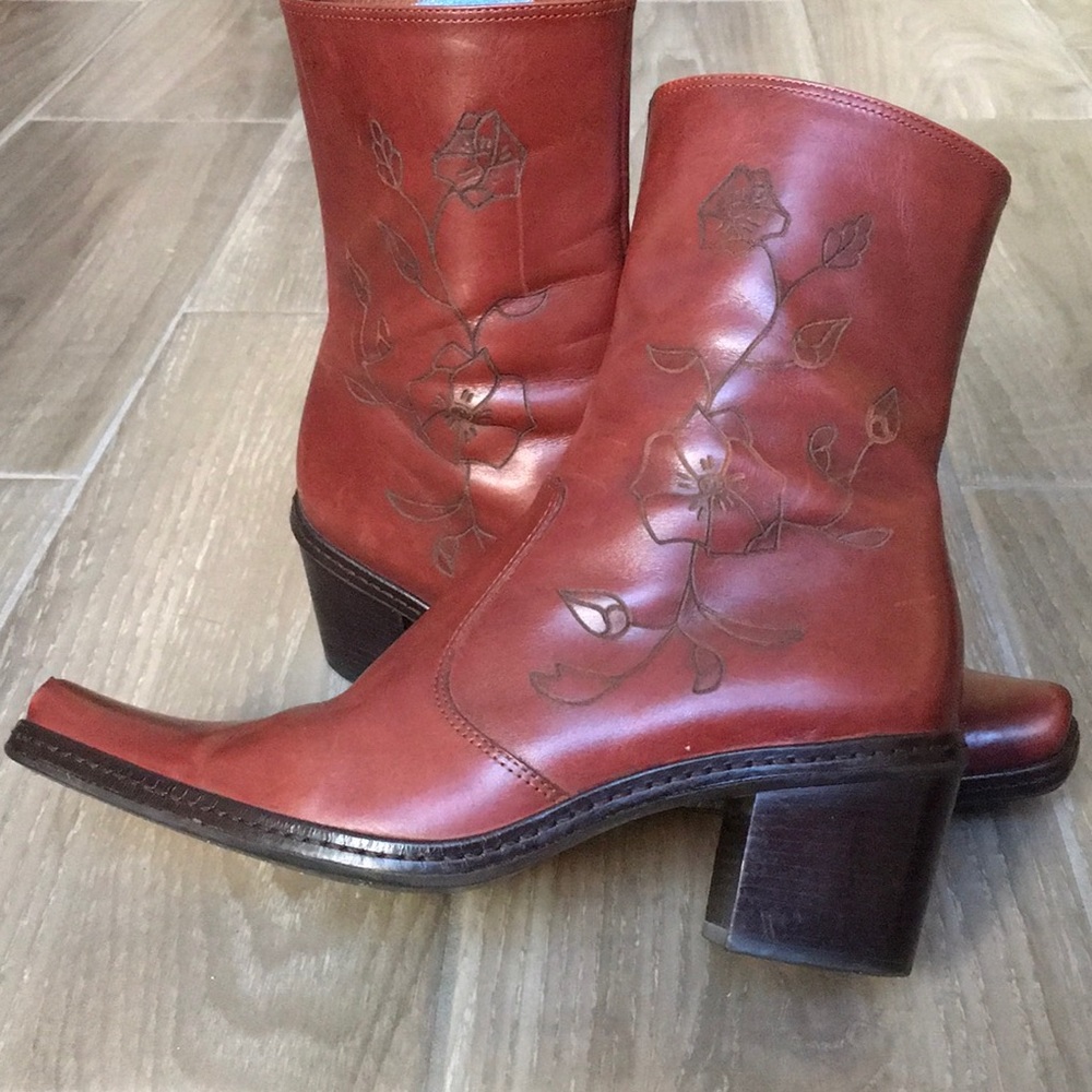 Genuine Leather Gianni Bini Burgundy Booties - Gem